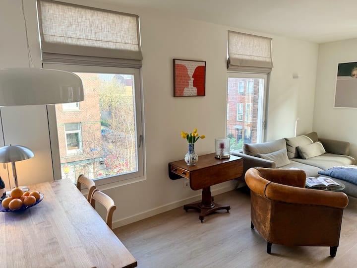 Light Corner Apartment, 5-min Walk To Vondelpark - Amsterdam