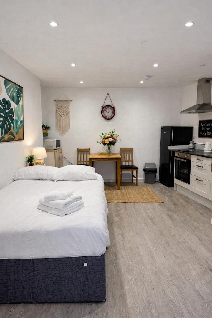 Cozy Studio Flat, 5 Mins To Cruise Terminal - 修咸頓