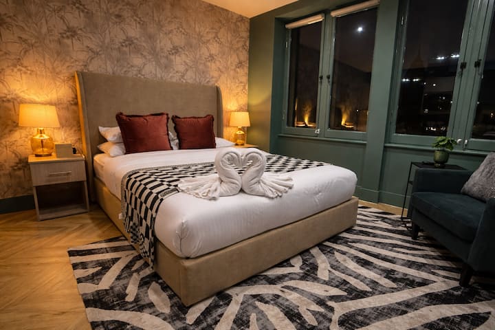 Deluxe Stylish City Apartment | Netflix | Parking! - Leeds