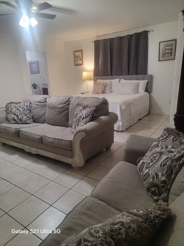 Acogedor Studio - Kenner, LA