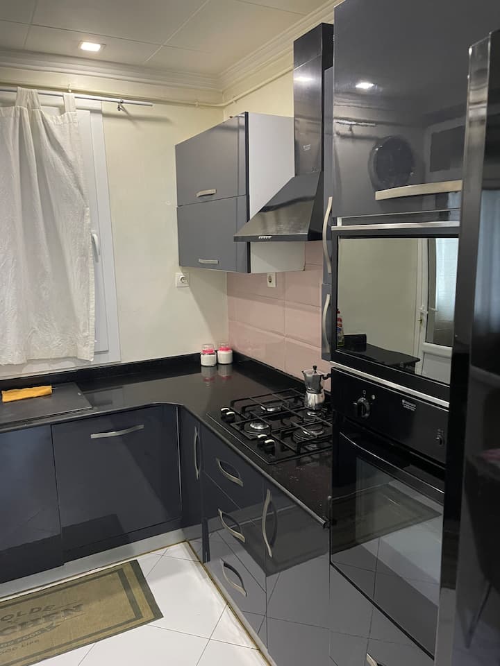 Appartement F3 Lumineux Au Cartier Seghir, Bejaia - Béjaïa