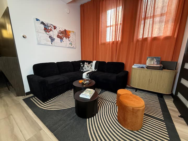 Brand New 18 Mins To Nyc! 2br Apt | Sleeps 9 - Newark, NJ