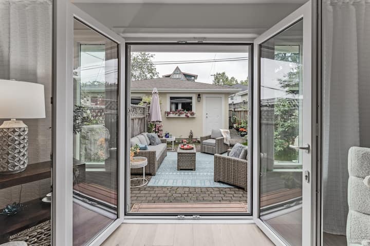 Urban 2br Oasis Near Commercial Dr + Patio - Vancouver
