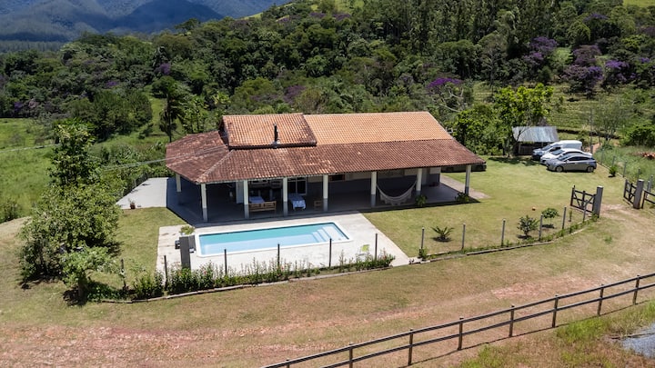 Casa Com A Melhor Vista Para Serra Da Mantiqueira - Pindamonhangaba