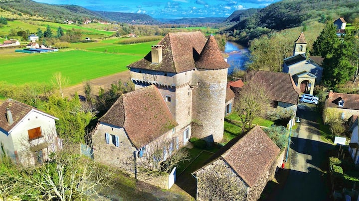 Château De Camboulan - 370m2 - 10 Pièces - Aveyron - Lot