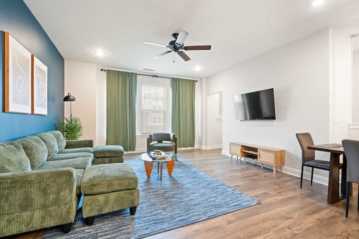 5br Townhouse | King Bed | Balcony | Rtp & Airport - Caroline du Nord
