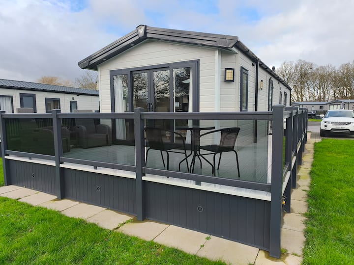 Woodpecker Lodge - Horncastle