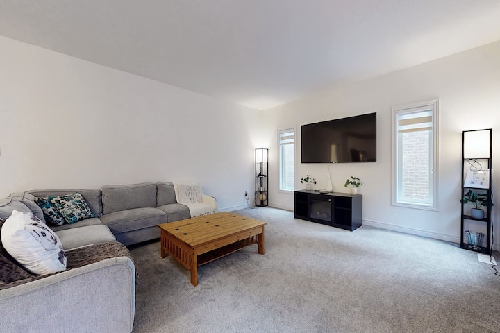 Game Room Getaway + Cozy Retreat Near Blue Mtn Ski - Collingwood