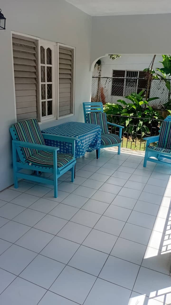 Spacious One Bedroom Apartment 1st Floor - Negril