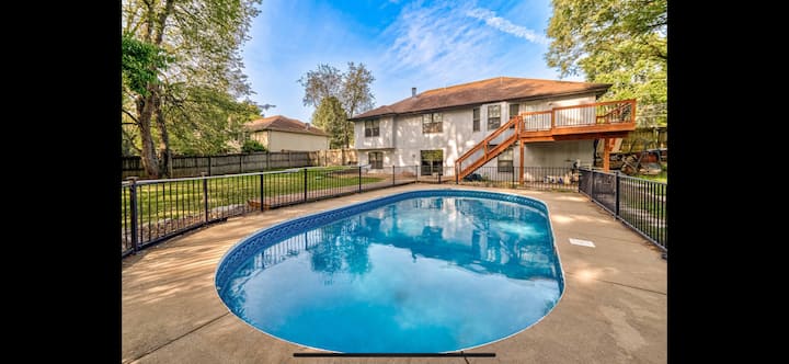 Beautiful 5 Beedroom 3 Bath Home - Springfield, MO