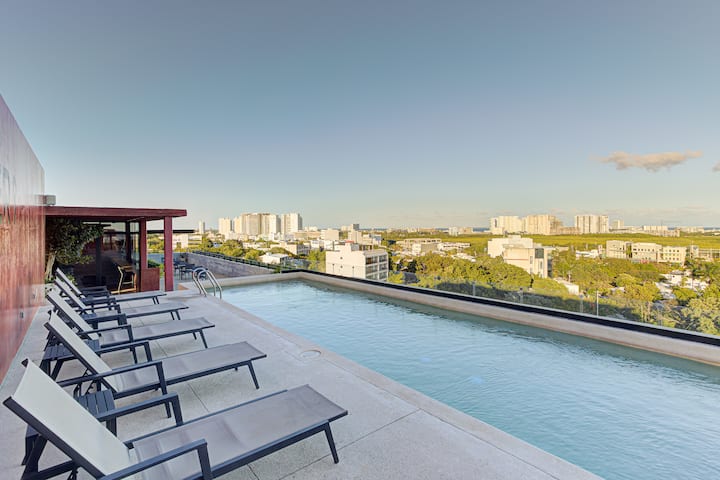 Céntrico Depa Con Alberca/ Gym/ Coworking / Wifi - Cancún