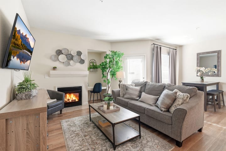 King Bed Elegant Master Suite In Great Location - Rocklin, CA