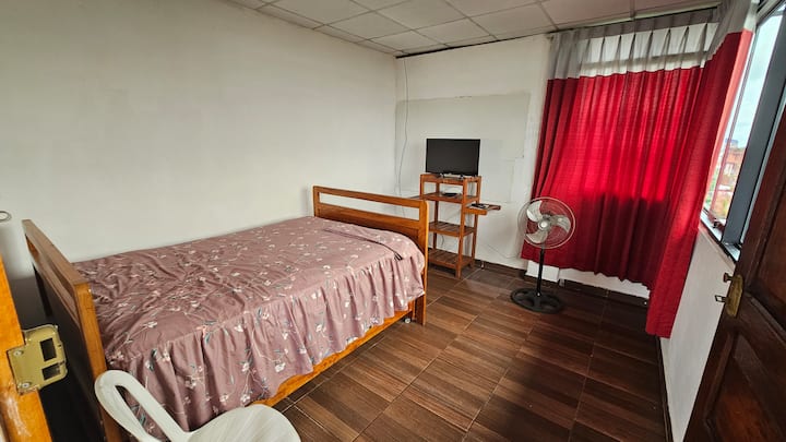 Habitación Con Vista Panorámica A La Ciudad. - Puerto Maldonado