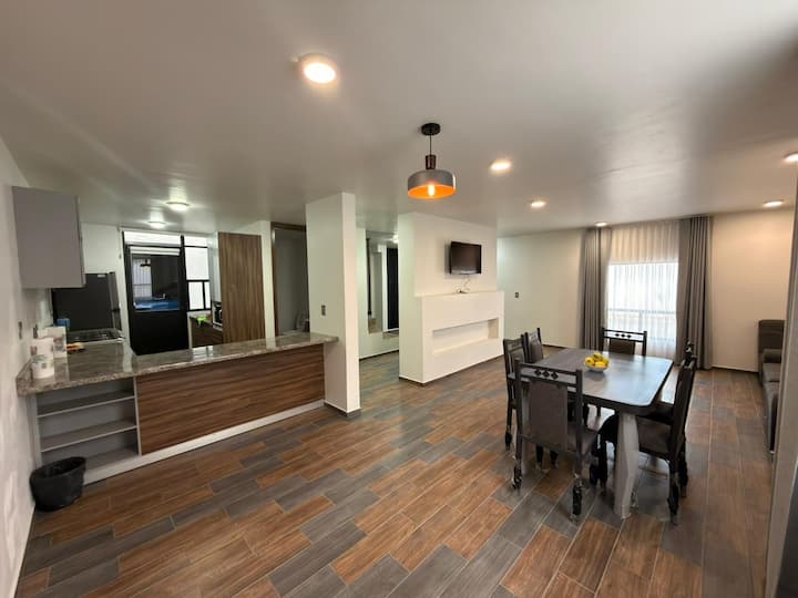 Casa En Colinas Con Cochera Y Portón Eléctrico - Zacatecas