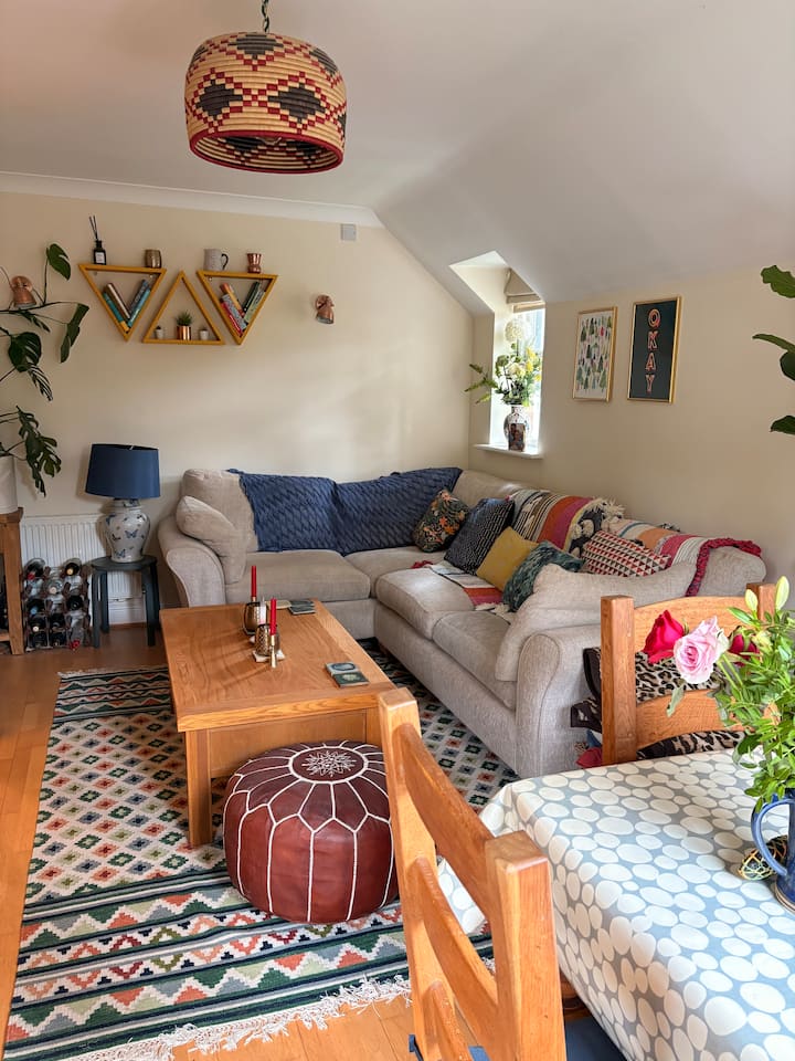 1 Bedroom And Private Bathroom In Modern Flat - Marlow