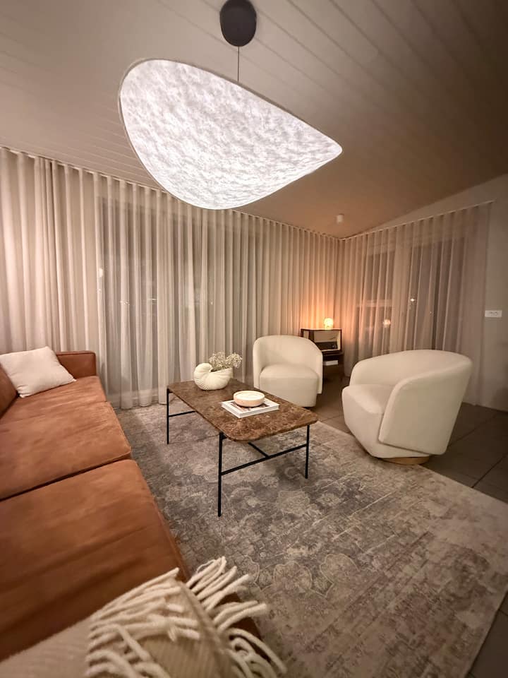 Family Home With A Charm - Islândia