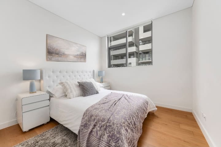 Chic 2br Retreat Heart Of Macquarie Park Pool Gym - Hornsby
