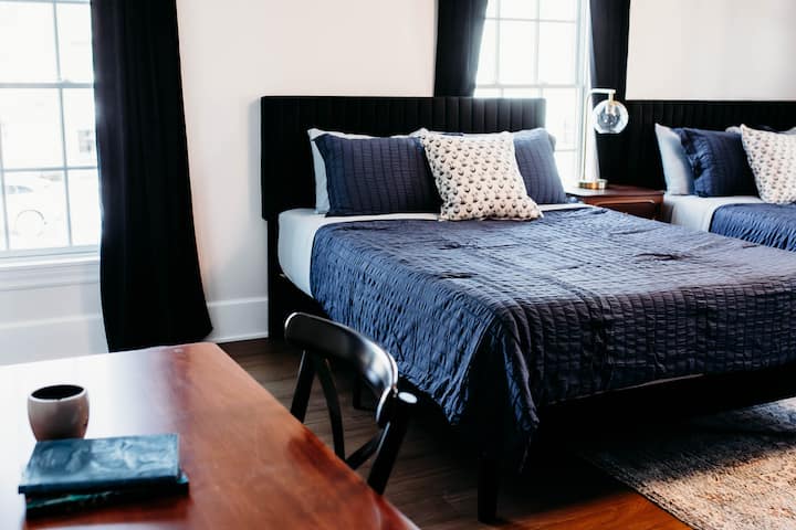 201 Lake Waubesa Suite - Double Queen - Madison, WI