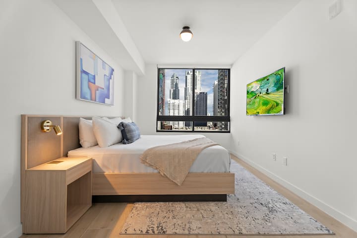 Modern 2br In Downtown | Pool, Gym & City Views - Miami, FL