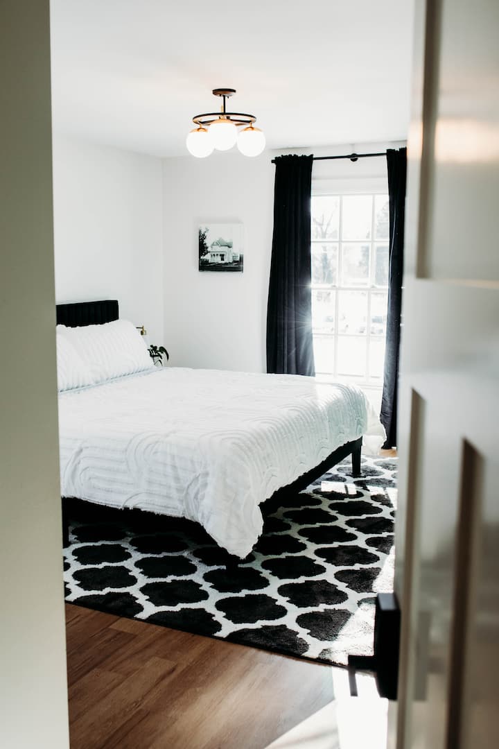 203 Larson's Garden View Suite - King Bed - Madison, WI