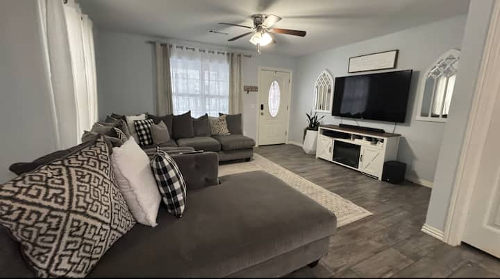 Home Near Downtown Springdale! - Springdale, AR