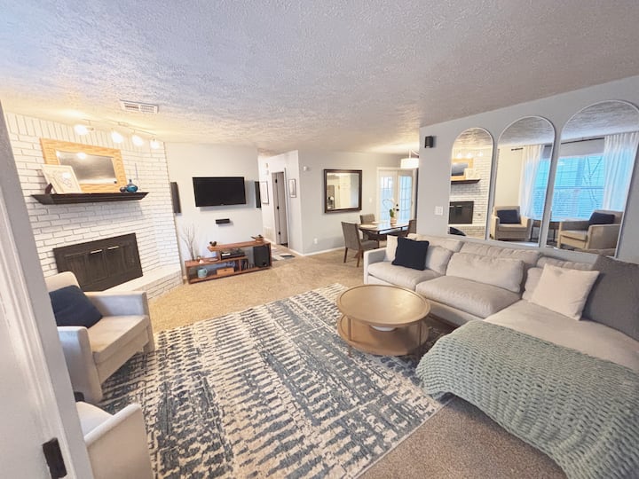 Charming & Walkable Tulsa Retreat - Tulsa, OK
