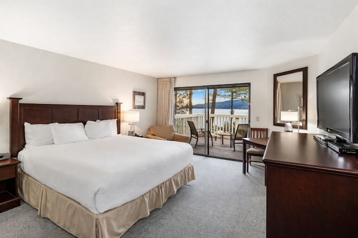 Harborside King Room With Serene Water Views - Orcas Island, WA
