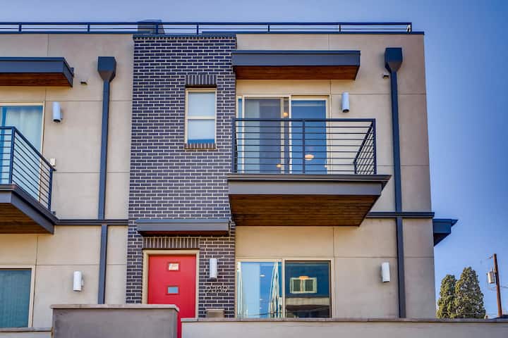 Modern Townhome In Jefferson Park Neighborhood - Denver, CO