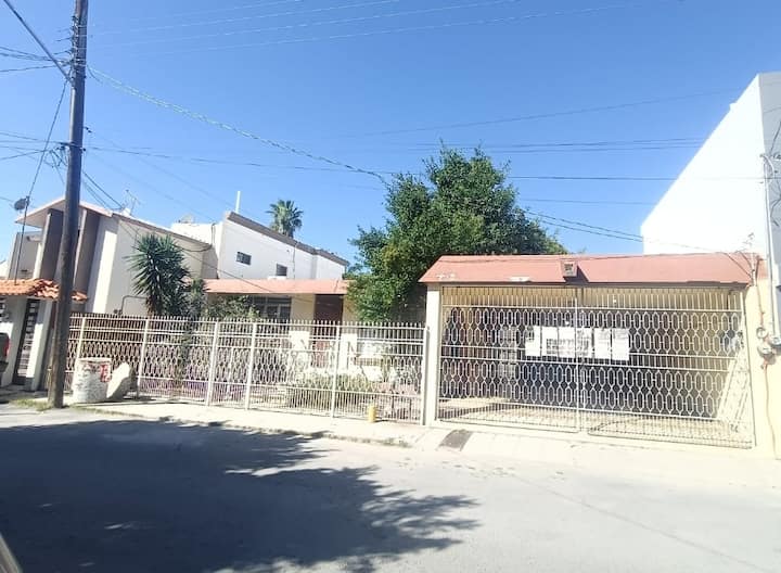 Alojamiento Para 17 Personas A 7 Cuadra Del Centro - Nuevo León