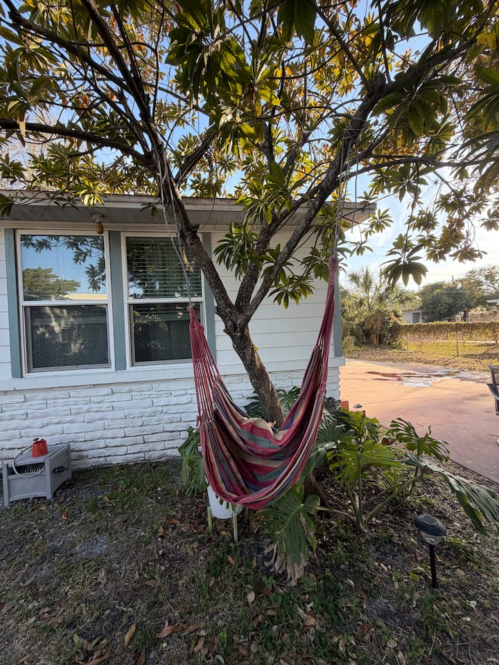 Tampa Private Getaway - Tampa