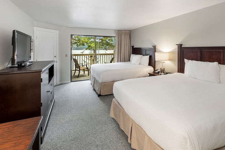 Harborside Queen Room With Dazzling Water Views - Orcas Island, WA