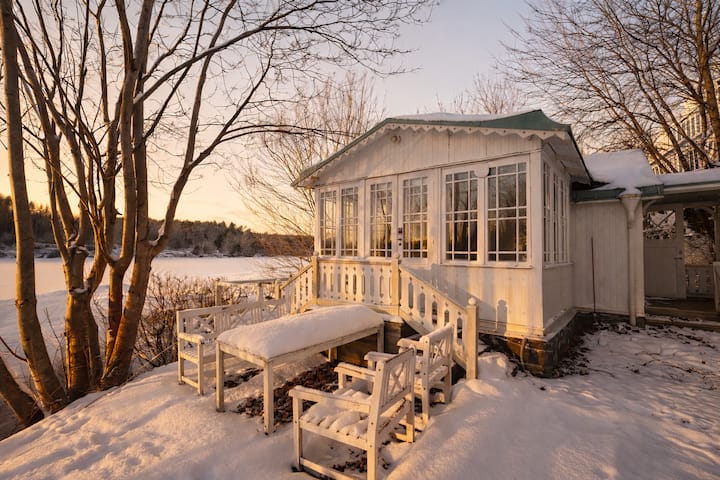 Tinyhouse Med Havsutsikt & Lugn Natur - Saltsjöbaden