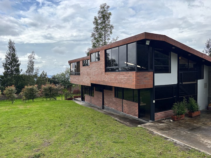 La Casa Del Oso 1
Refugio - Santuario De Paz. - Napo