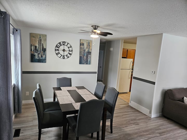 Donut Dougs Place - Brandon, MB