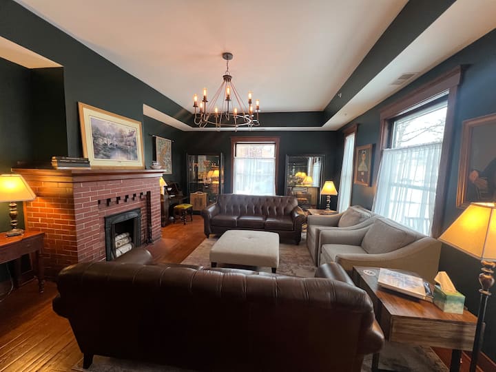 Parker Suite, Charleston House B&b, Near Eiu - Charleston, IL