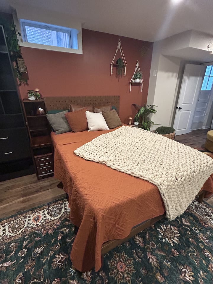 Boho Chic Parkside Retreat - Dundalk, MD