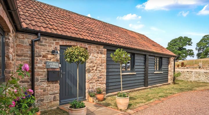 Modern, Warm, Spacious, With Stunning Views. - Usk