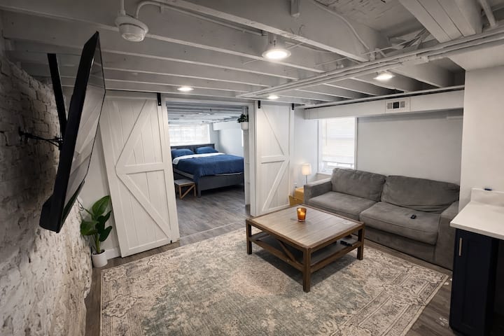 Private Spa Suite · Private Entrance · Benton Park - St. Louis, MO