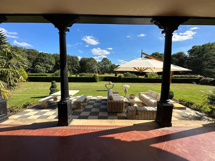 Exclusive Heritage Manor L Refined Country Retreat - 뉴마켓