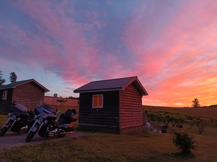 Rustic Camping Cabin - Fancy Gap, VA