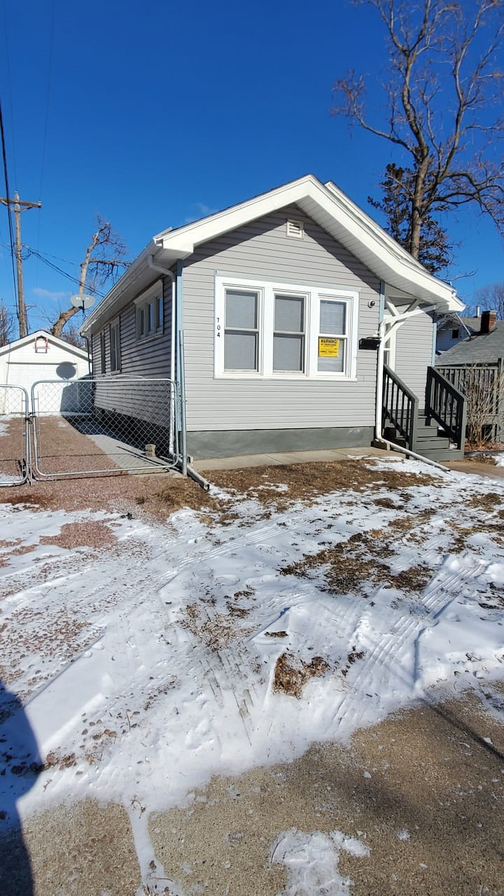 Comfortable 4-bedroom Home Minutes From Downtown - Sioux Falls, SD