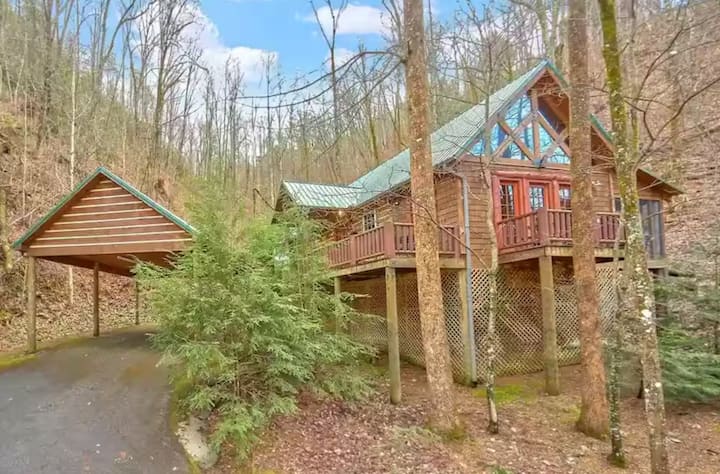 New Listing Specials! I Wears Valley I Hot Tub - Townsend, TN