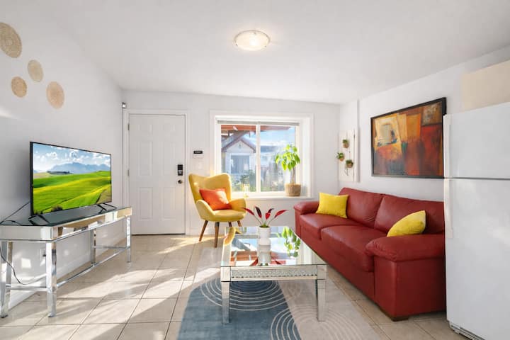 Modern Private Vancouver Suite | Killarney Park - Vancouver