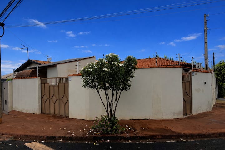 Casa Completa, 2 Quartos  Até 10 Pessoas, Ar Cond - Catanduva