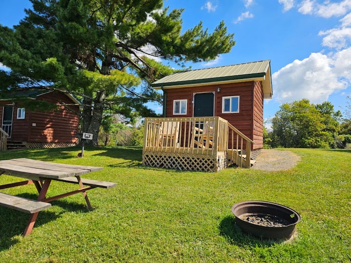 Rustic Camping Cabin With Bunk Beds - Fancy Gap, VA