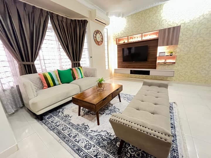 Embun Dahlia In Pasir Gudang Johor - Singapore Changi Airport (SIN)