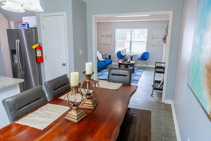 New! Modern Oak W/ 6bd|3br Sleeps 12 - Union City, GA