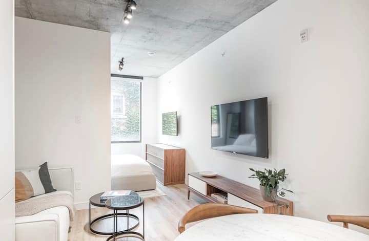 Cozy Condo In The Heart Of Downtown Montreal | 31 - Montreal