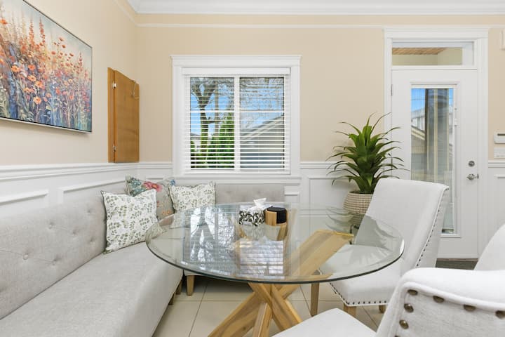 Bright 3br Retreat, Near Downtown & Skytrain - Vancouver