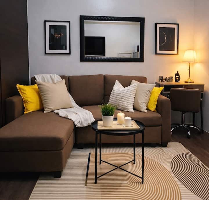 Modern Cozy 1br | Homey Feel | Fastwi-fi - Makati